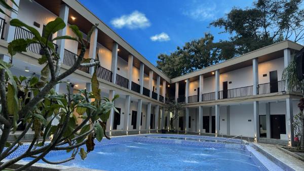 Bwalk Hotel & Villa Malang - Malang
