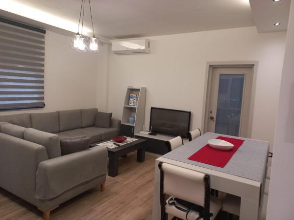 Nice Apartment Near Beach, Golem - Golem