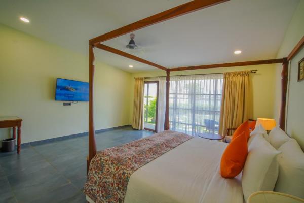Avior Resorts And Camps Wadgaon Lake Shirwal - Bhor