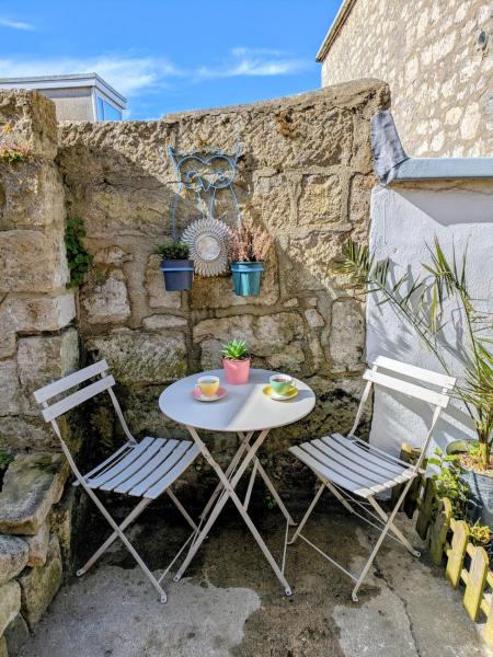The Pink Cottage With Courtyard Garden Near Chesil Beach Portland - Weston