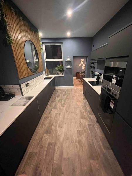 Modern 5 Bedroom Terraced Luxurious House - Wales