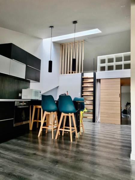 Le Refuge Médiéval - Appartement Climatisé Perché Sous Les Toits De Billom - Pont-du-Château