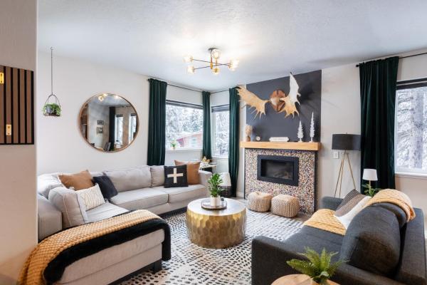 Vail Haven Oasis Hot Tub, Fire Pit & Comfy Beds - Anchorage, AK