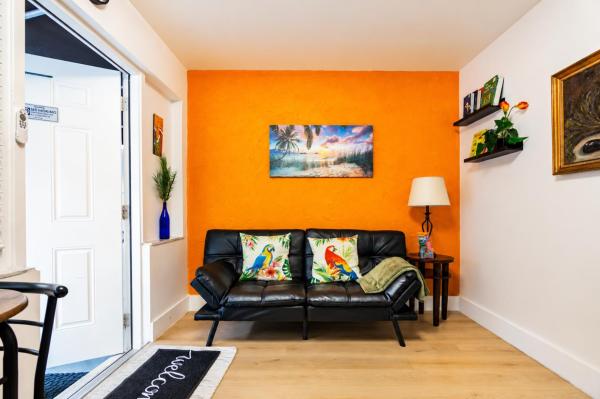 Tropical 1br Apartment Near The Airport And Free Parking - Hialeah, FL