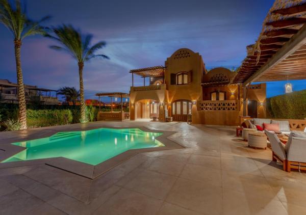 Elegant Villa With A Star-shaped Swimming Pool In West Golf El Gouna Guest House & Lagoon - Hurghada