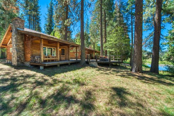 2 Riverfront Cabins, 200 Acres Near Plumas Forest - California