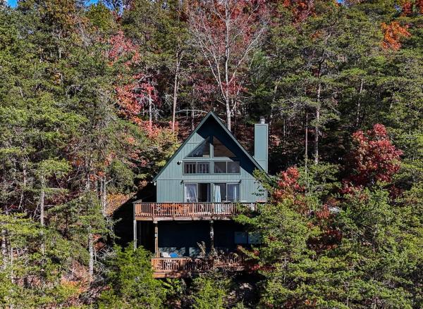 210 Nelson Way: Par Pine Lodge - Virginia
