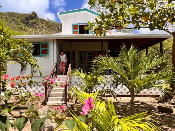 Mi Hermosa - Casa Isleña A 70 Metros De La Playa - Isla de Providencia