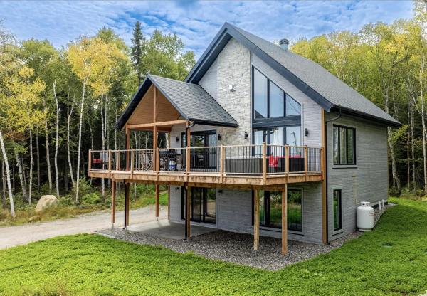 Käbane Nova - La Chaleureuse - Baie-Saint-Paul, QC