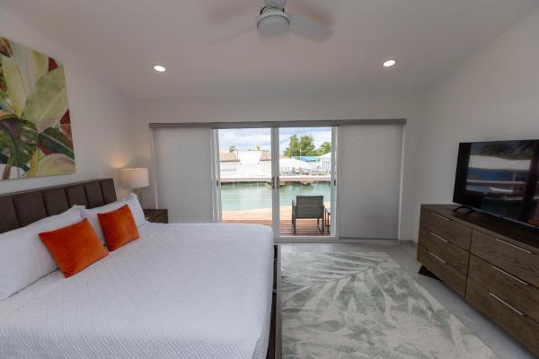247b Waterfront Villa On South Finger, Jolly Harbo - Antigua and Barbuda