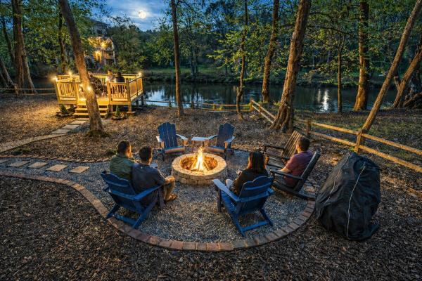 Mystic River Cottage In The Coosawattee Resort - Ellijay, GA