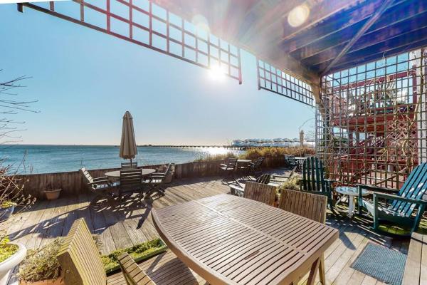 Commercial Street Retreat - Provincetown, MA