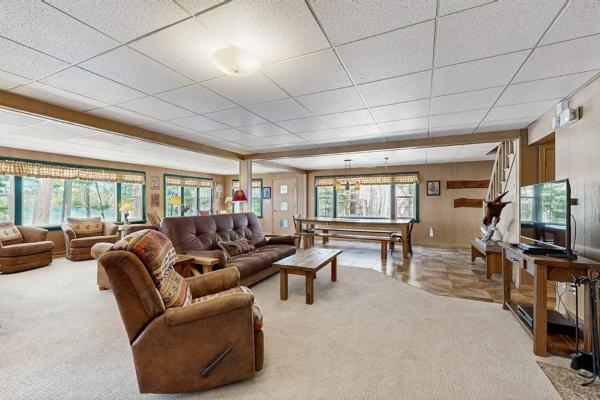 Roost Manor - Wisconsin