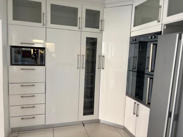 Montis Villa - Lenasia