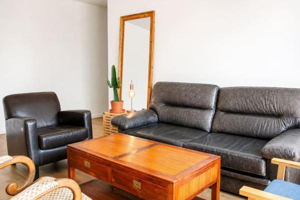 Apartment 2 Bedrooms With Balcony - Paris 18e Arrondissement