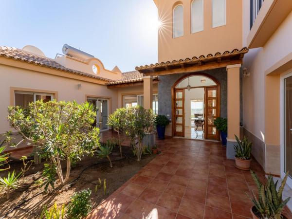 Villa Evita Private Pool, Jacuzzi & Sea Views - Costa Adeje