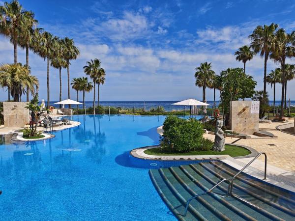 Beachfront Penthouse & Spa & Pools & Gym – Ehhouse - Estepona