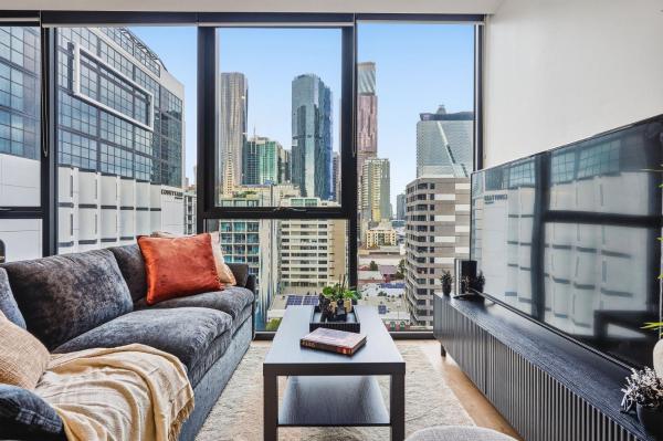 Modern Cbd-edge 2br Apartment With City Views, Pool, Gym & Sauna In West Melbourne, Near Queen Victoria Market & Marvel Stadium - 윌리엄스타운
