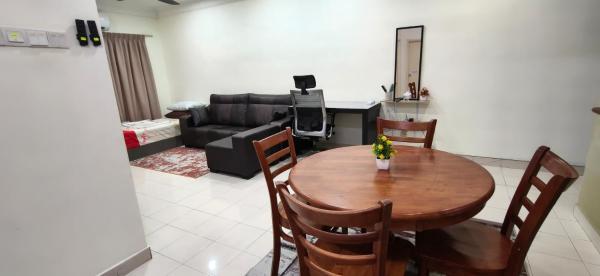 Tokmad Homes - Homestay Near Mines Shopping Mall 600mbps Wifi Netflix - Serdang