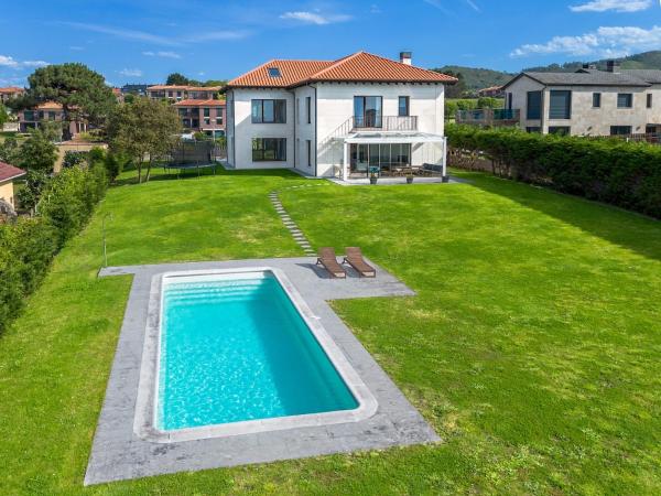 Villa Con Piscina Privada, Jardín Y Vistas Al Mar - Santander