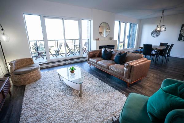 310 - Luxury Condo The Serenity - View And Pool - Charlevoix