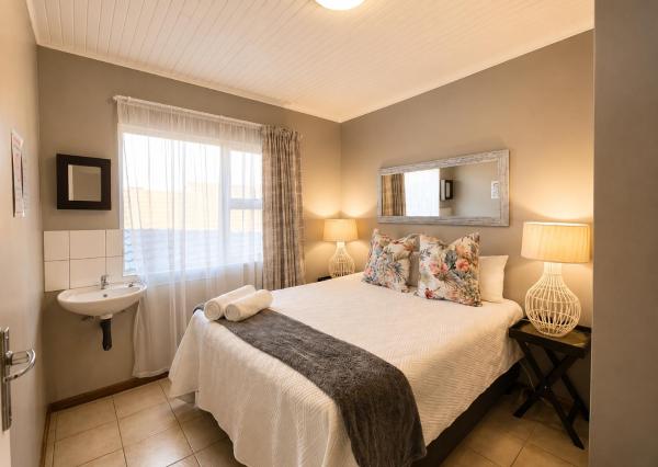 Zhantique Guest House 2- Unit 12 - Germiston