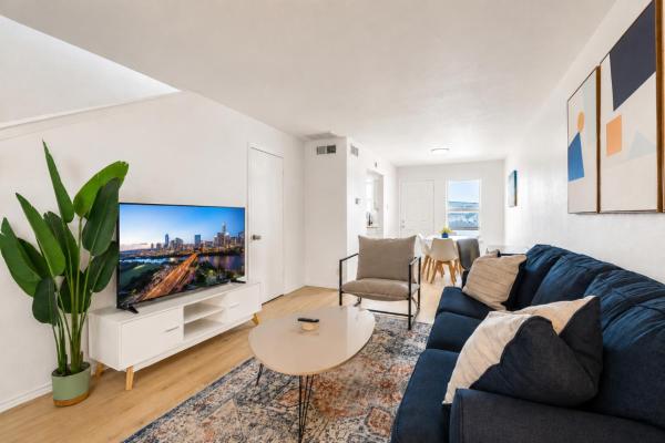 Central Chic 2br King Suites Close To Ut, Moody Center, & Dt - Hyde Park - Austin