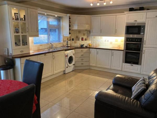 Modern Stylish 3-bed Home Sleeps 6 - Galway