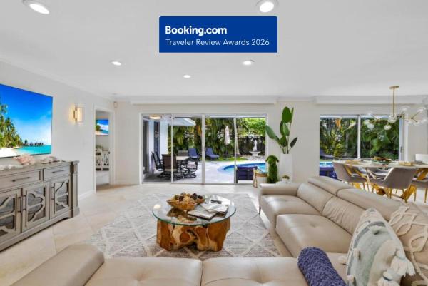 Tropical Villa Retreat With Private Pool & Peaceful Backyard - Stylish Escape In A Tranquil Residential Area - Fort Lauderdale, FL
