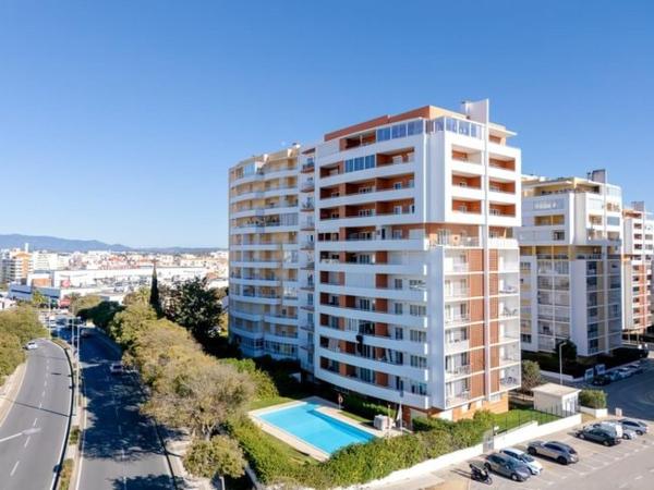 Sunny Algarve Retreat - Pool & 10 Min To Beach - Prainha