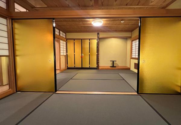 鈴籠長浜城 豊臣の間 - 布団4組 ソファーベッド1台 エキストラベッド4台 - 最大14名 - 비와 호