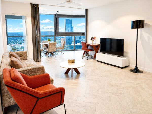 The Skyline Atelier | City & River Views - Windsor, Australia