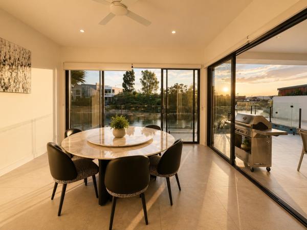 Scenic Waterfront W/ Pool In Surfers Paradise - Broadbeach