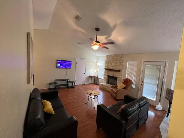 Cheerful 2 Bedroom Home Parking No Animal Fee - Buda, TX