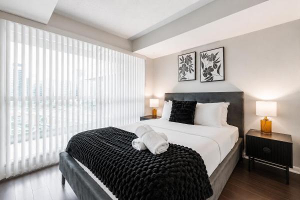 Staytoronto - Spacious Skyline 1br & Den Stay - Toronto