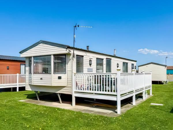 42 Golden Sands - Towyn