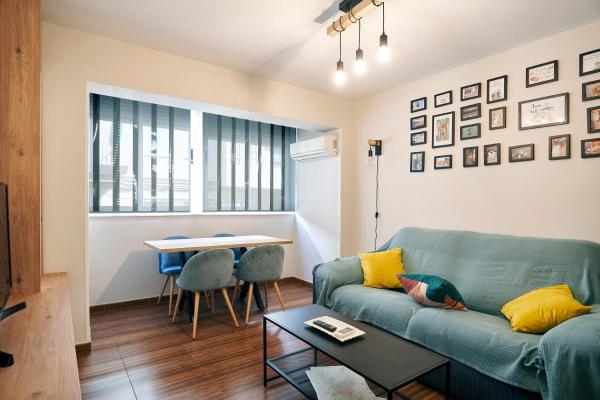 The Clock Tower Apartment, Centro, Catedral & Family Stay - Torre del Campo