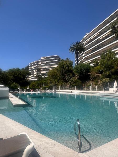 Cannes La Mirandole - Opio