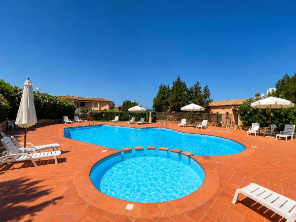 Sweet Home Villetta A Schiera With Pool - La Maddalena