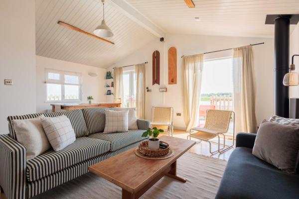 The Retreat, Waterfront & Log Burner - Highcliffe