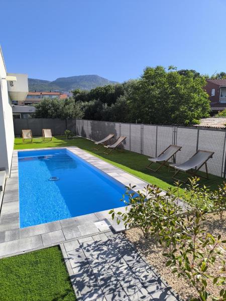 Maslina House - Family Apartment 1 With Pool - Split