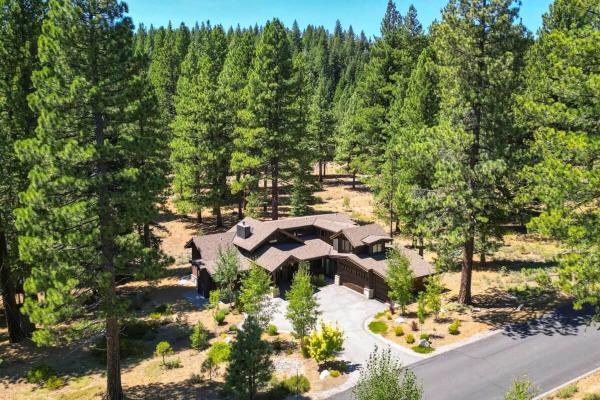Grays Crossing Luxury Cabin W/ Spa & Putting Green - Truckee, CA