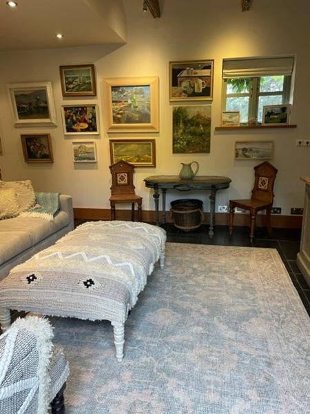 Cozy Cottage Retreat In Surrey Hills - 쉐어