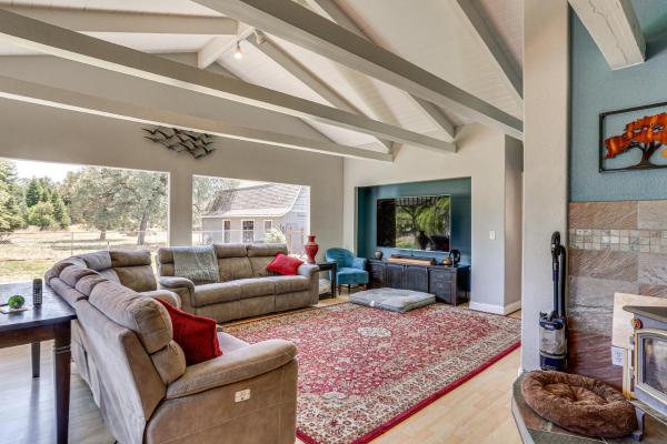 Palo Cedro Family Retreat: Pool, Nat'l Park, Lakes - 레딩