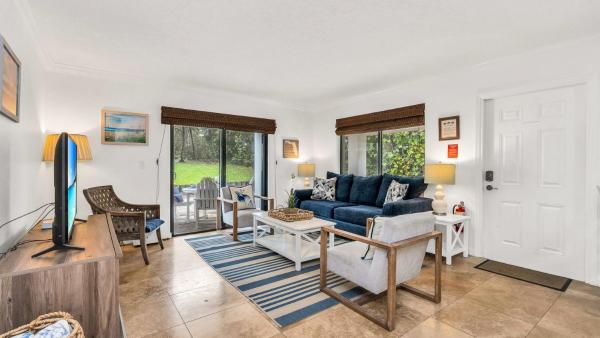 Juno Beach Seaside Escape I Steps From The Ocean! - Jupiter, FL
