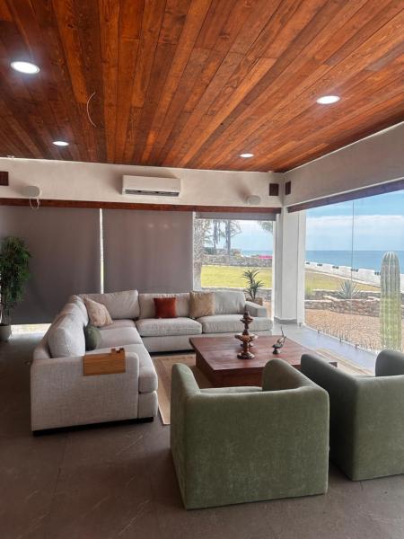 Oceanfront House, Private Beach - Durango
