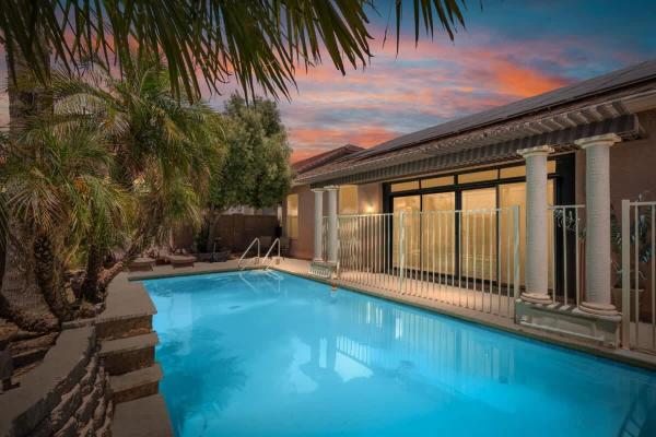 Desert Breeze Nice Pool Villa - Casa Grande, AZ