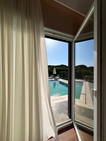 Sunset Aura Riverside Villa & Pool - 알바니아
