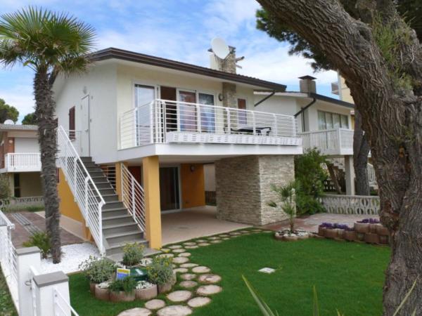 Seafront Flat With Covered Patio - Lignano Riviera