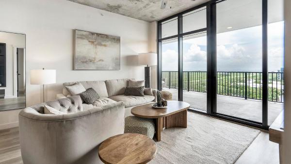 Landing Apartments - Park And Main - St. Petersburg, FL